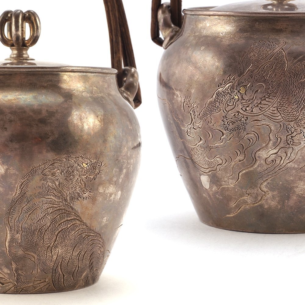 【夢工房】金工師 野々見 良親 刻 龍虎 片切彫 銀製 急須 共箱 （銀瓶） 重量161g 銀純度98.75％ PE-004 - 购够网